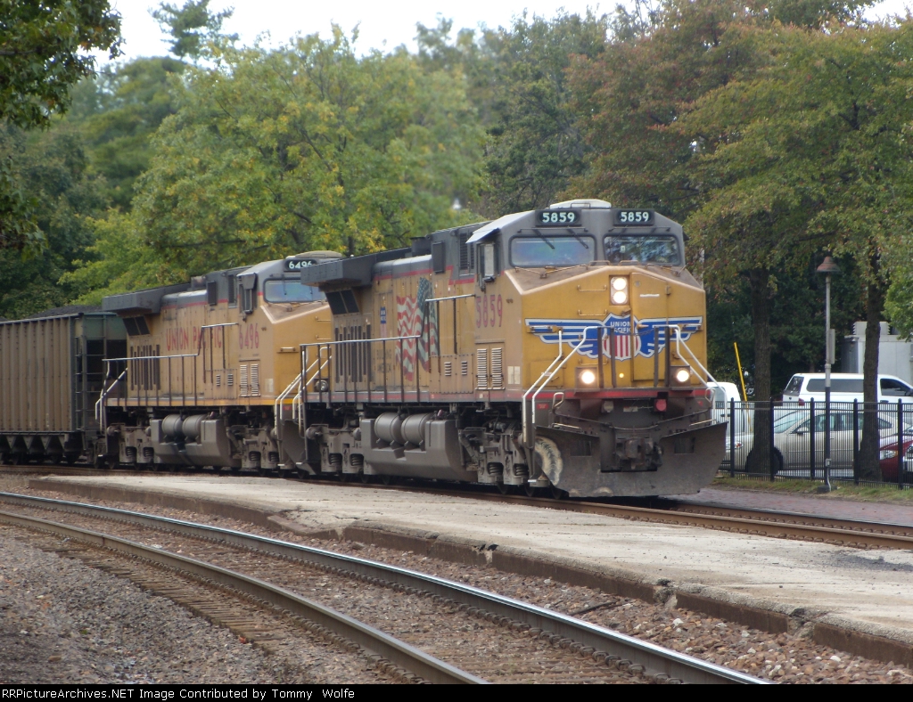 UP 5859 leads a loaded coal